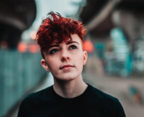 ROE Shares Video For Her Latest Single, ‘Girls’ - Watch Now