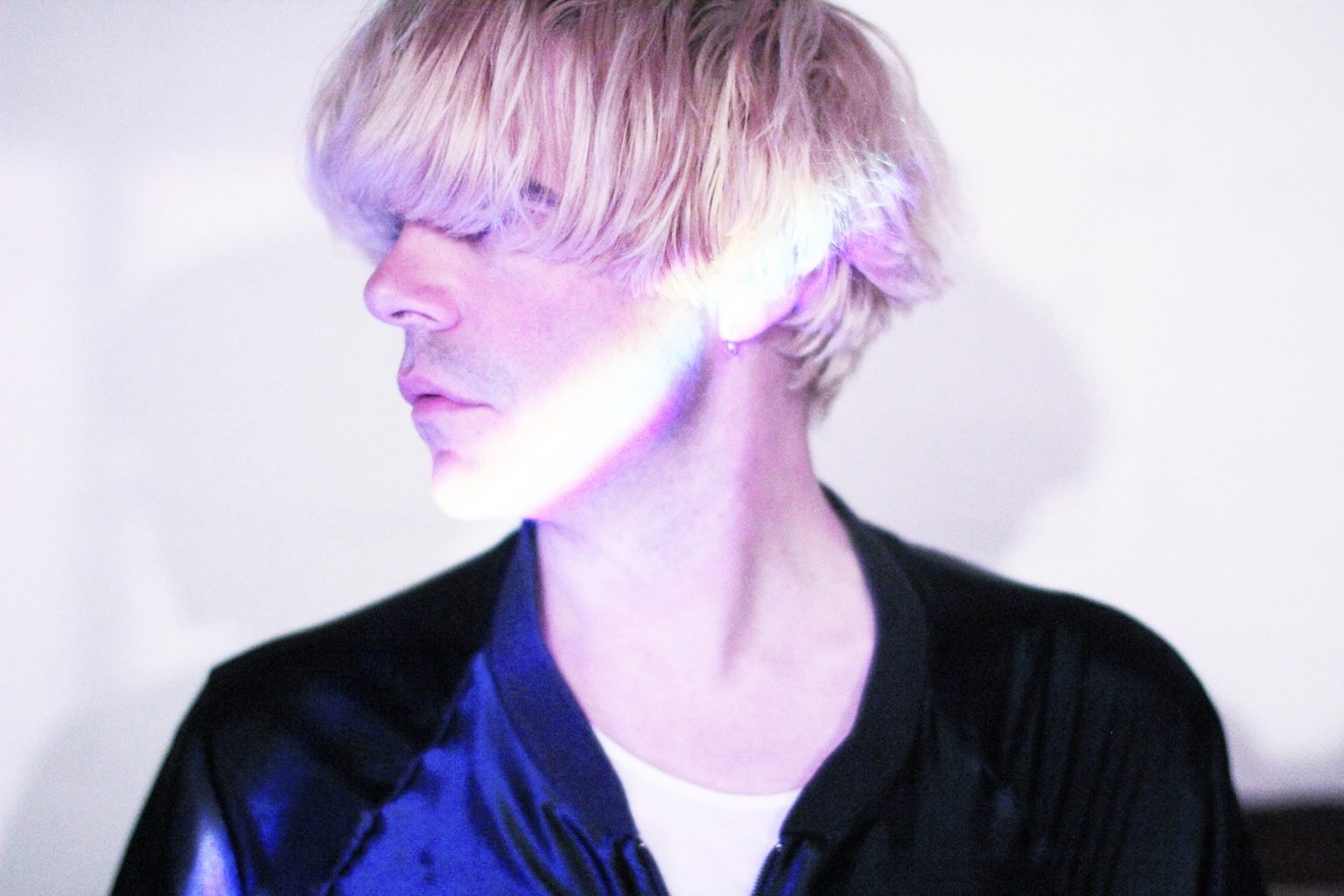 INTERVIEW: New Music, Writing Books, Revels & Going To The Gym – A Sit-down With TIM BURGESS