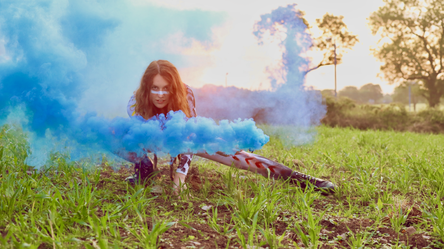 INTERVIEW: Irish Singer-songwriter AMY MONTGOMERY Talks About Her Life ...