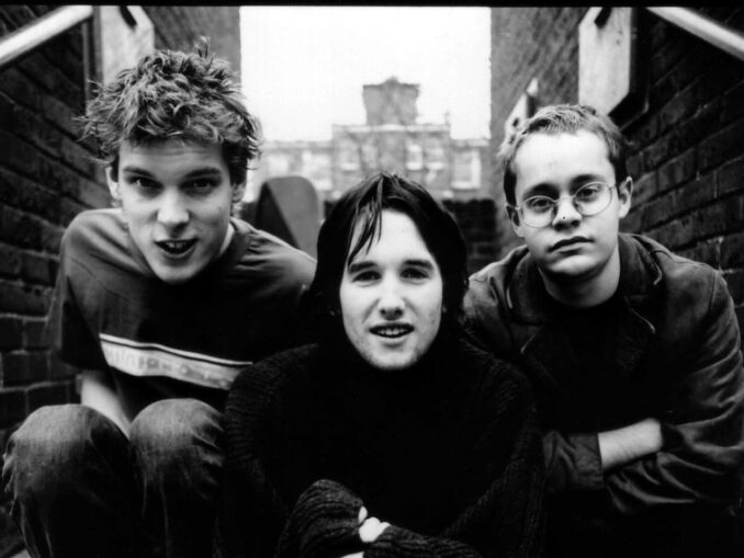 ASH share brand-new video for 'Girl From Mars' - Watch Now | XS Noize ...