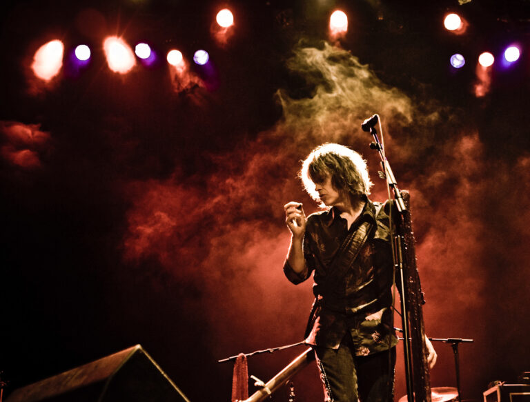 ALBUM REVIEW: Robert Plant - 'Carry Fire' | XS Noize | Online Music ...