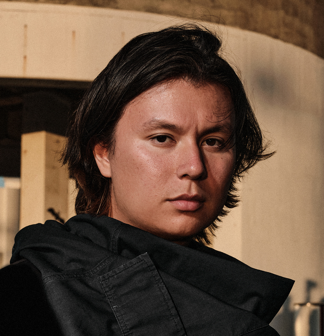 JULIUS BLACK Shares New Single 'Wings' - His First New Release Of 2023