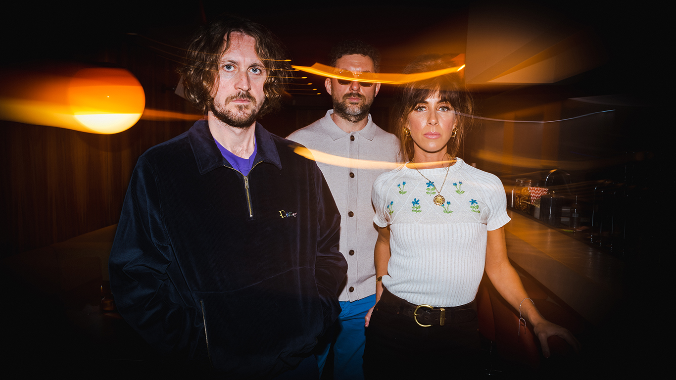 THE ZUTONS Share New Single 'Creeping On The Dancefloor'