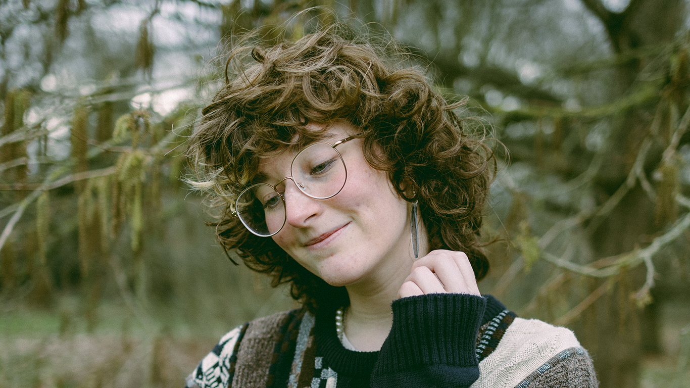 BEETLEBUG Shares Brand New Single 'embers' | XS Noize | Latest Music News